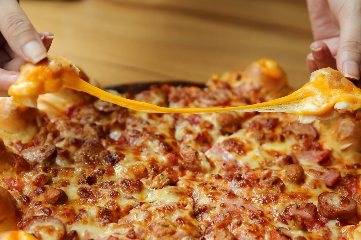 pizza-cheesy-lava-at-the-pizza-company-9 - Mango Zero