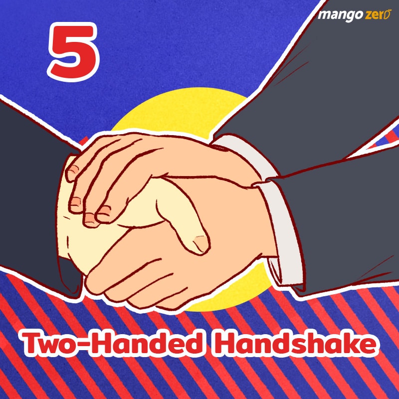 9 วิธีจับมือแบบต่างๆ พร้อมความหมายที่คุณอาจไม่เคยรู้มาก่อน