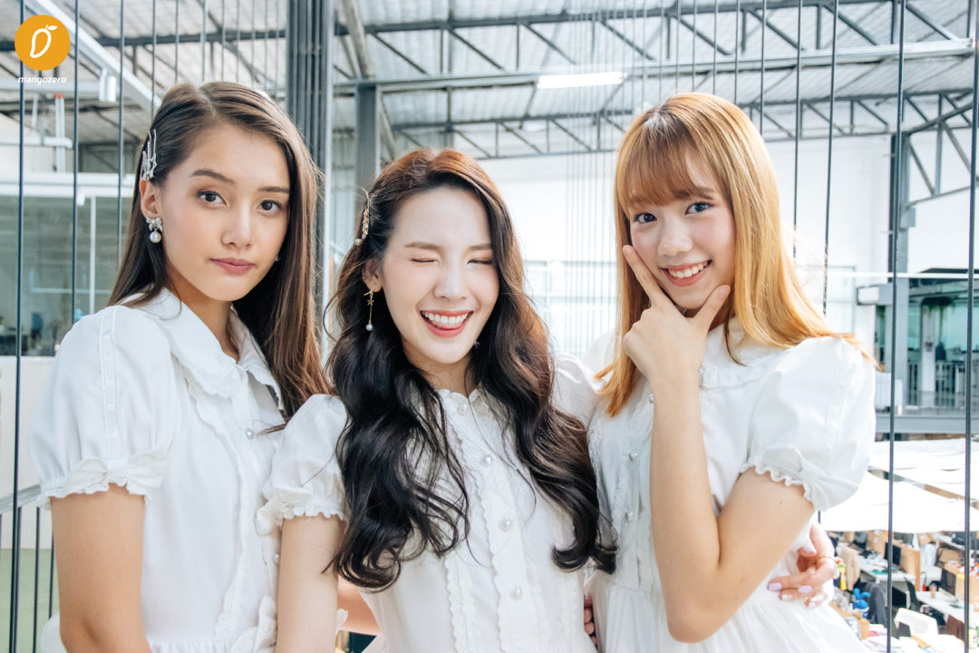 Idol’s Life - Daisy Daisy ดอกไม้สีขาวบริสุทธิ์ที่ส่องสว่างและส่งมอบความ ...