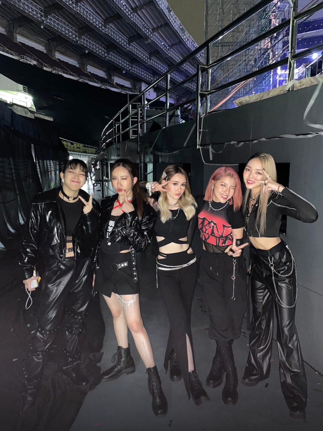 4NOLOGUE เปิดตัวศิลปินใหม่ 5 สาวเกิร์ลกรุ๊ป bXd (Born Never Die) และ 6 หนุ่มบอยกรุ๊ป DVI ประเดิม ...