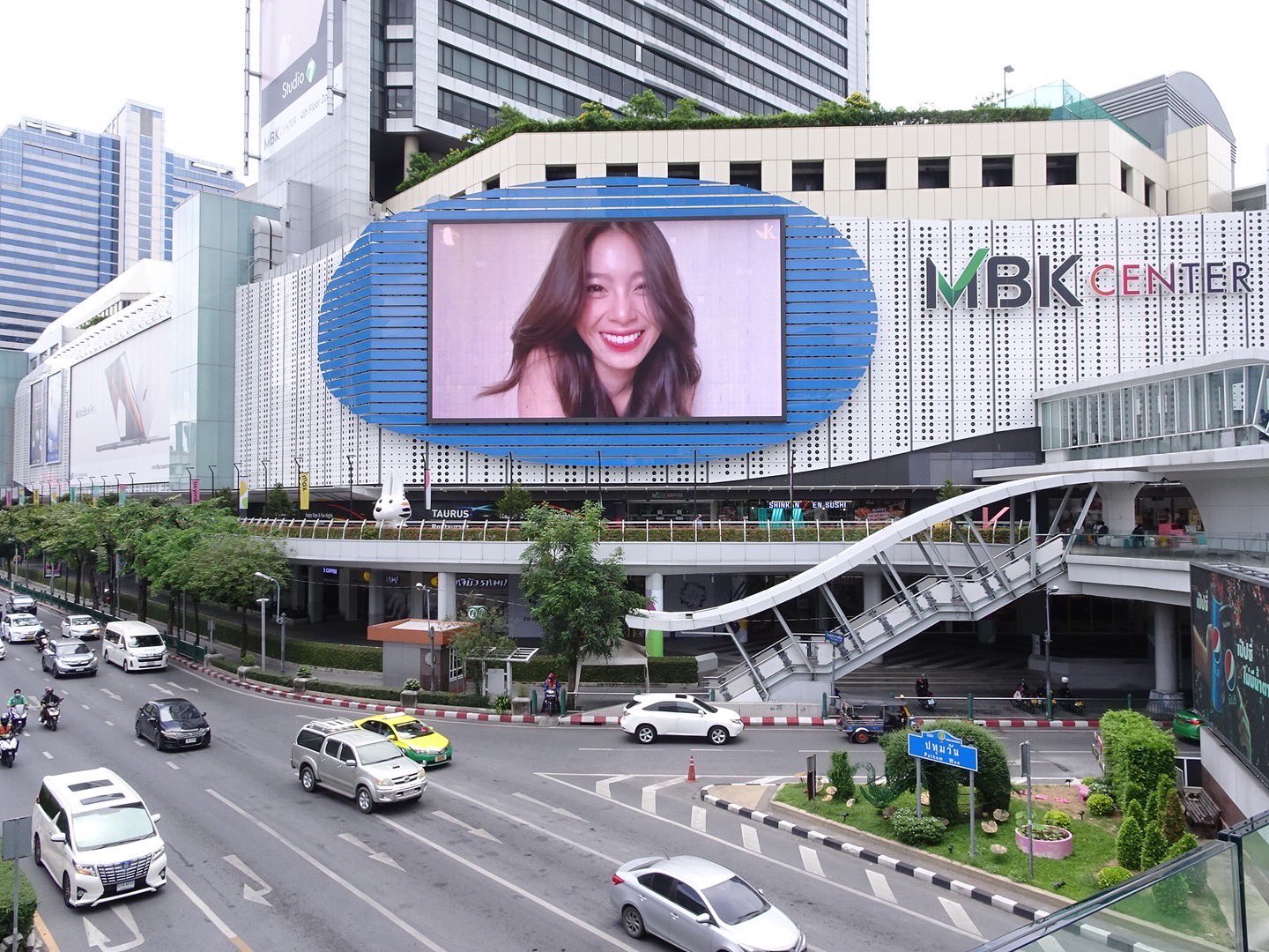 อัปเดต 2023! ส่องราคาป้ายทั่วกรุงฯ ทำโปรเจกต์ให้ไอดอลคนโปรดทั้งทีต้องมีเงินเท่าไร