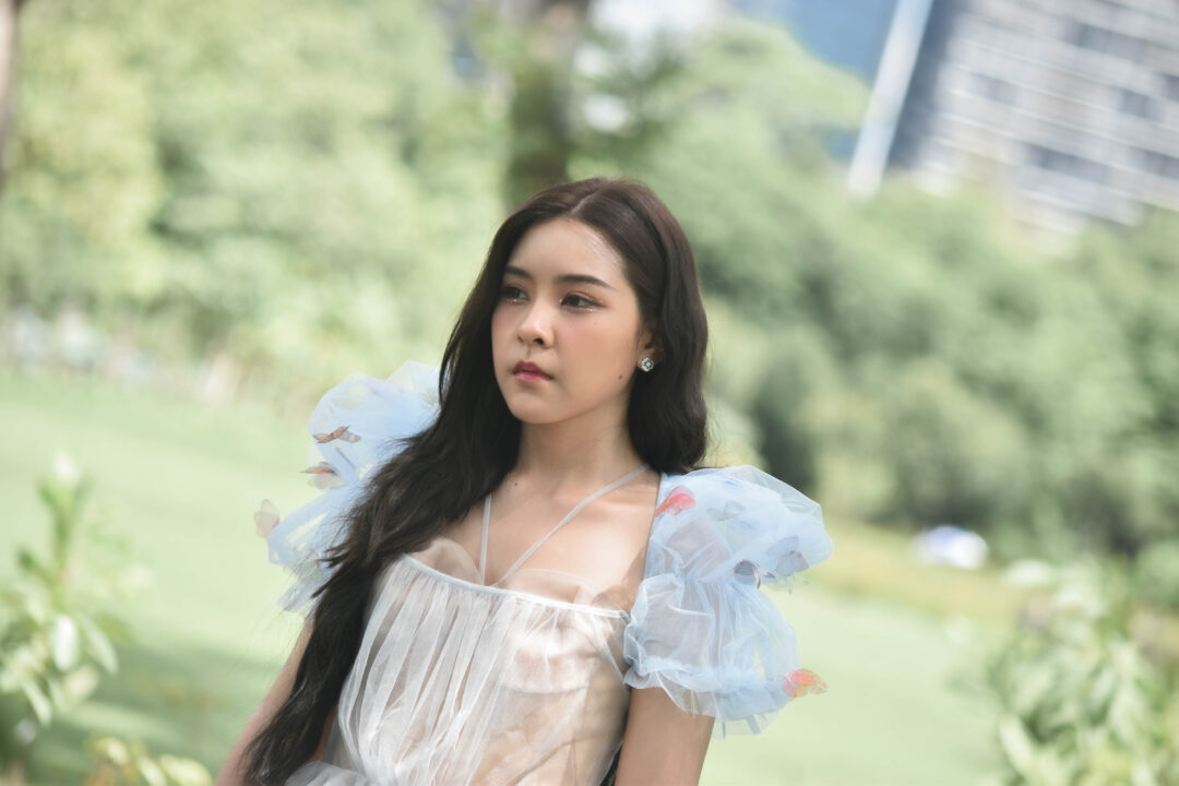 สายลมอ่อนหวานพัดพาความอบอุ่น “หวังรัก (Like A Windfall)” เพลงประกอบเว็บตูน “หวังรักในปักษา” จาก ...