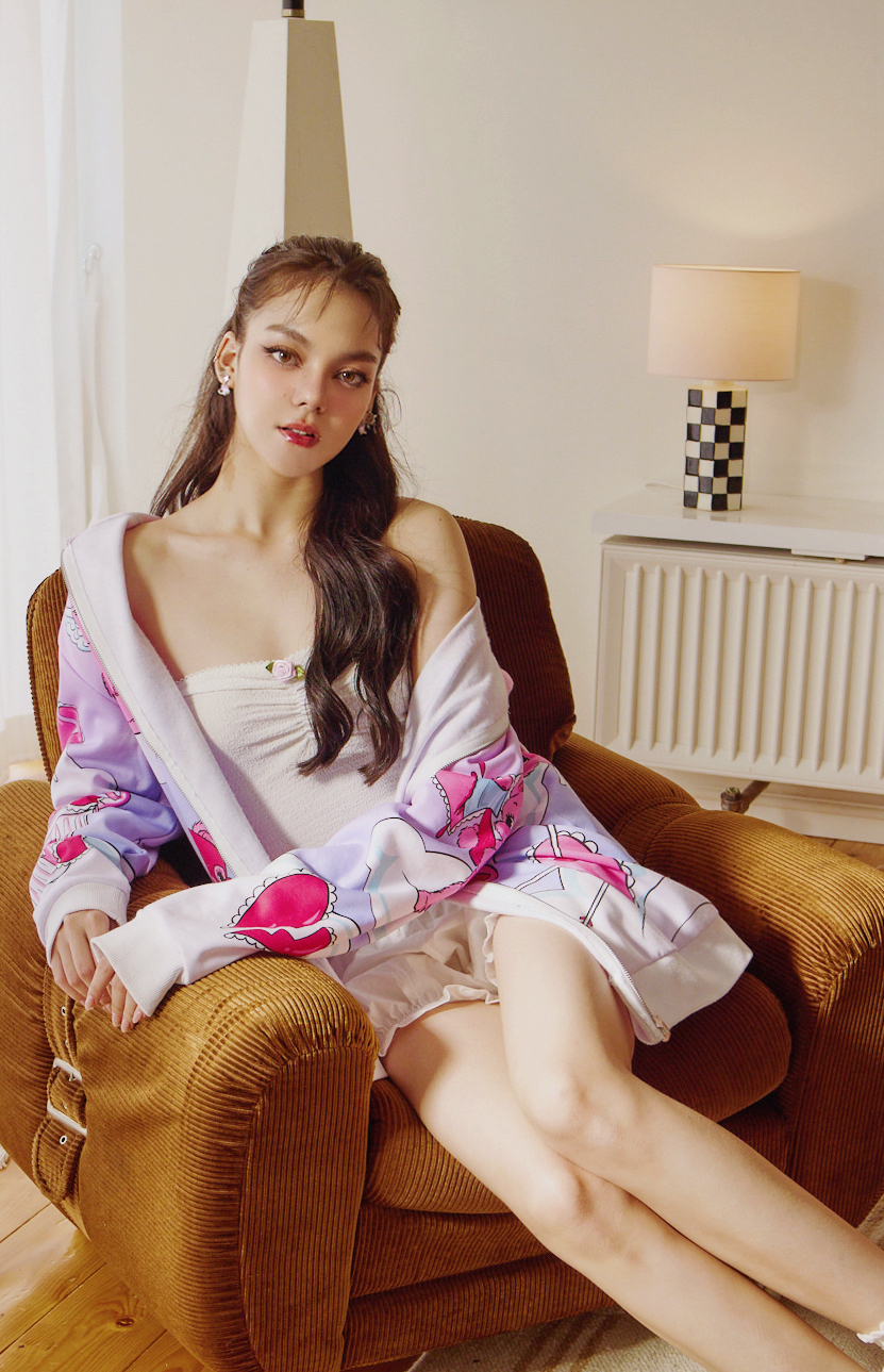 VIIS ล้อมวงเปิดใจ เล่าเรื่องรักในความทรงจำผ่านท่อนโปรดจากเพลง “เล่นไม่คิด (Thoughtless)”