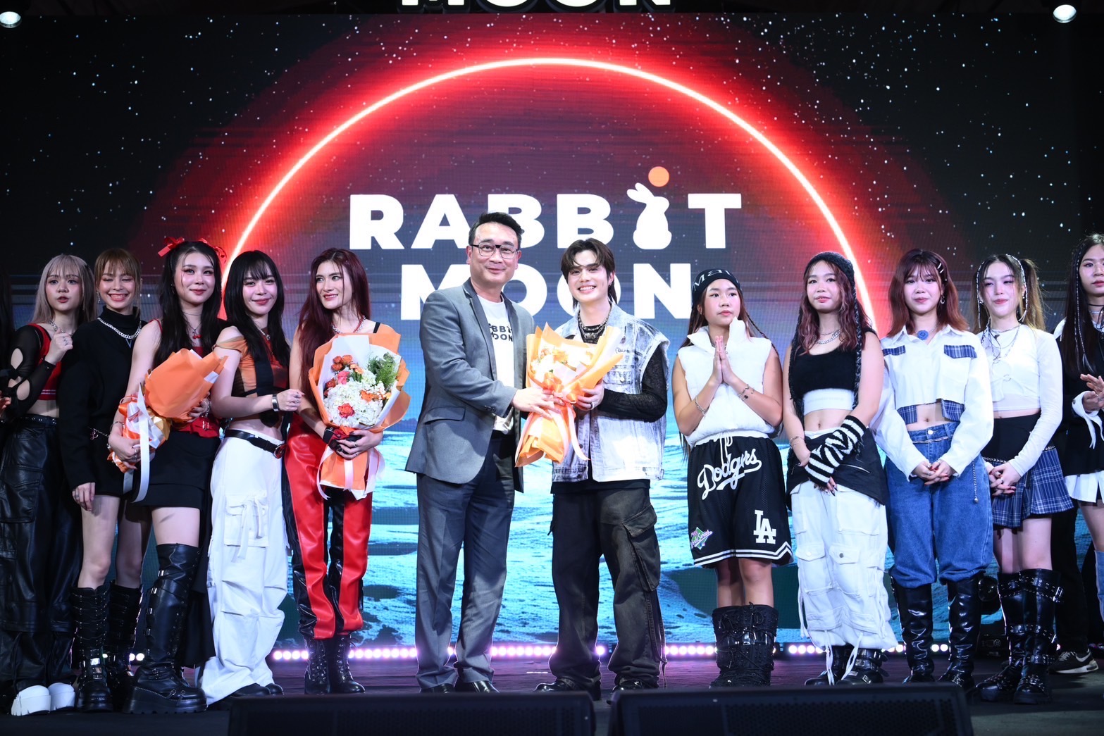 ติดเครื่องพร้อมทะยานถึงดวงจันทร์ ค่าย RABBIT MOON จัดงาน “POP OVER THE ...