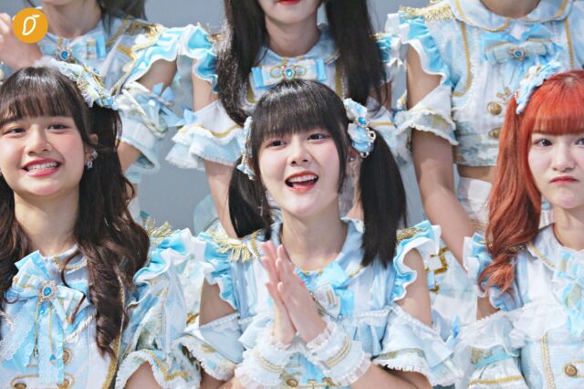 ลัดเลาะหลังสเตจ เช็กความพร้อมสาวๆ ไอดอล Sora! Sora! - Yami Yami - Mirai Mirai ก่อนเริ่มงาน ...